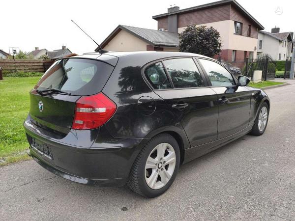 Grey BMW 118 2010 in Panevezys, with an engine capacity of 2.00 L and mileage of 260 thousand km for 2700 €, photo 7 on AUTOMOTO.COM.LV