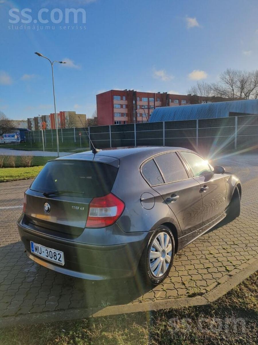 Pelēks BMW 118 2004 Liepāja, ar dzinēja tilpumu 2.00 L un nobraukumu 222 tūkst. km par 2800 €, foto 4 vietnē AUTOMOTO.COM.LV