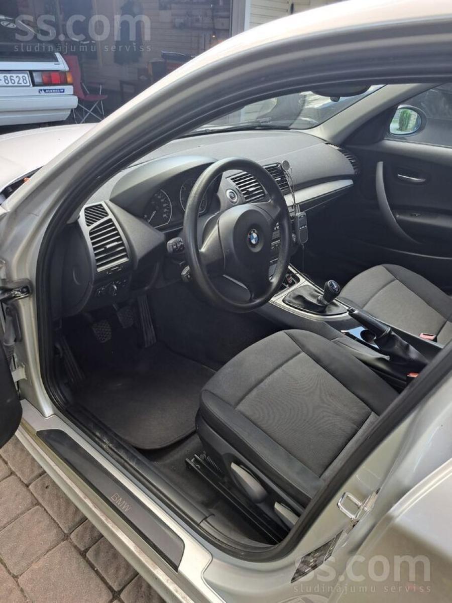 Pelēks BMW 118 2004 Rīga, ar dzinēja tilpumu 2.00 L un nobraukumu 355 tūkst. km par 2990 €, foto 5 vietnē AUTOMOTO.COM.LV