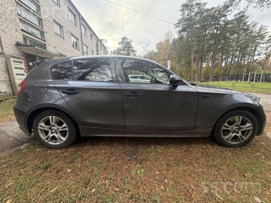 Pelēks BMW 118 2004 Rīga, ar dzinēja tilpumu 2.00 L un nobraukumu 416 tūkst. km par 1850 €, foto 3 vietnē AUTOMOTO.COM.LV
