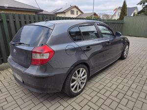 Grey BMW 118 2005 in Marijampole, with an engine capacity of 2.00 L and mileage of 390 thousand km for 1599 €, photo 4 on AUTOMOTO.COM.LV