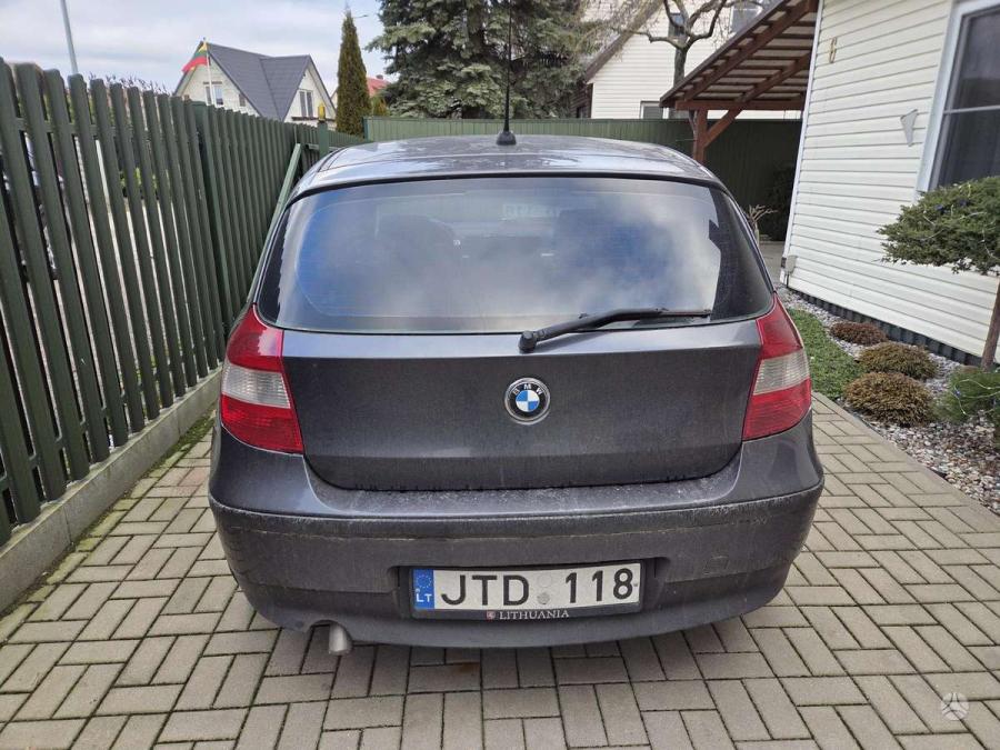 Grey BMW 118 2005 in Marijampole, with an engine capacity of 2.00 L and mileage of 390 thousand km for 1599 €, photo 6 on AUTOMOTO.COM.LV