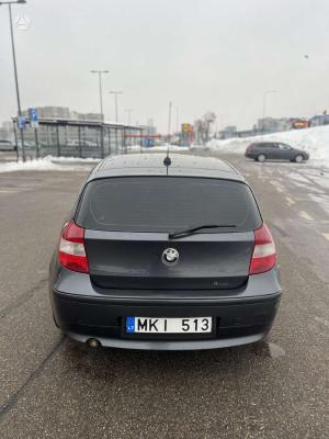 Grey BMW 118 2005 in Vilnius, with an engine capacity of 2.00 L and mileage of 369 thousand km for 2400 €, photo 4 on AUTOMOTO.COM.LV