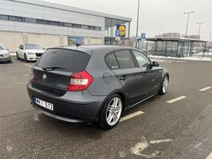 Grey BMW 118 2005 in Vilnius, with an engine capacity of 2.00 L and mileage of 369 thousand km for 2400 €, photo 5 on AUTOMOTO.COM.LV