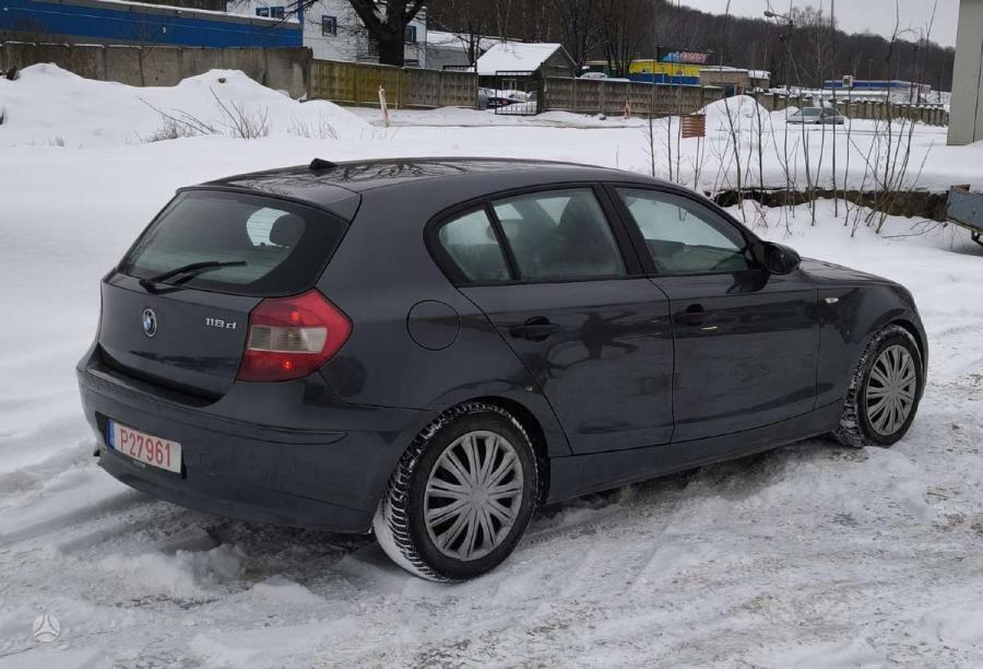 Pelēks BMW 118 2005 Kauņa, ar dzinēja tilpumu 2.00 L un nobraukumu 300 tūkst. km par 2750 €, foto 6 vietnē AUTOMOTO.COM.LV