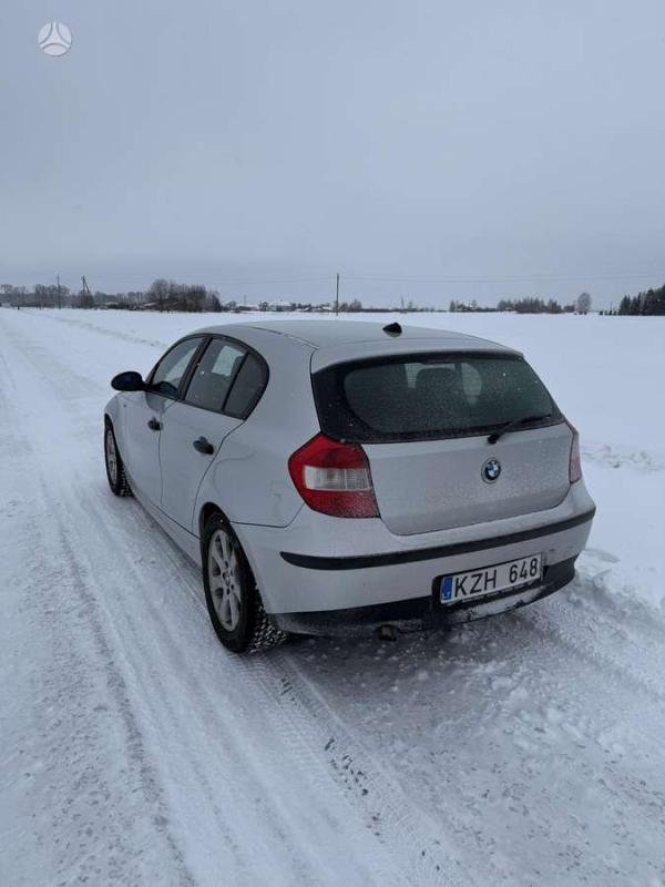 Pelēks BMW 118 2005 Kauņa, ar dzinēja tilpumu 0.00 L un nobraukumu 33 tūkst. km par 1100 €, foto 3 vietnē AUTOMOTO.COM.LV