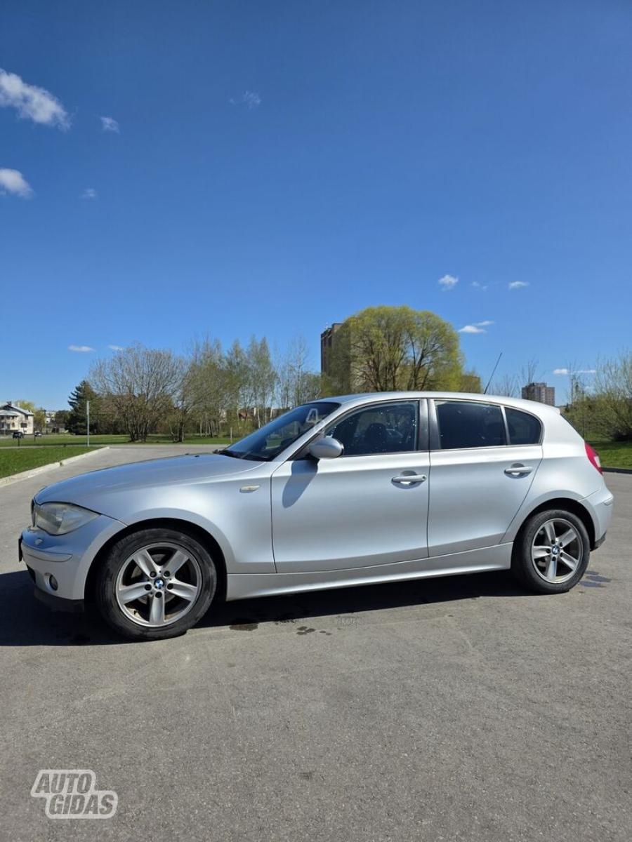 Grey BMW 118 2005 in Panevezys, with an engine capacity of 2.00 L and mileage of 311 thousand km for 2300 €, photo 4 on AUTOMOTO.COM.LV