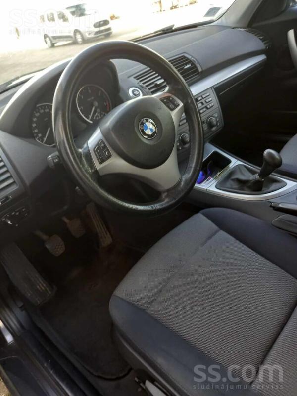 Pelēks BMW 118 2005 Liepāja, ar dzinēja tilpumu 2.00 L un nobraukumu 294 tūkst. km par 1650 €, foto 3 vietnē AUTOMOTO.COM.LV