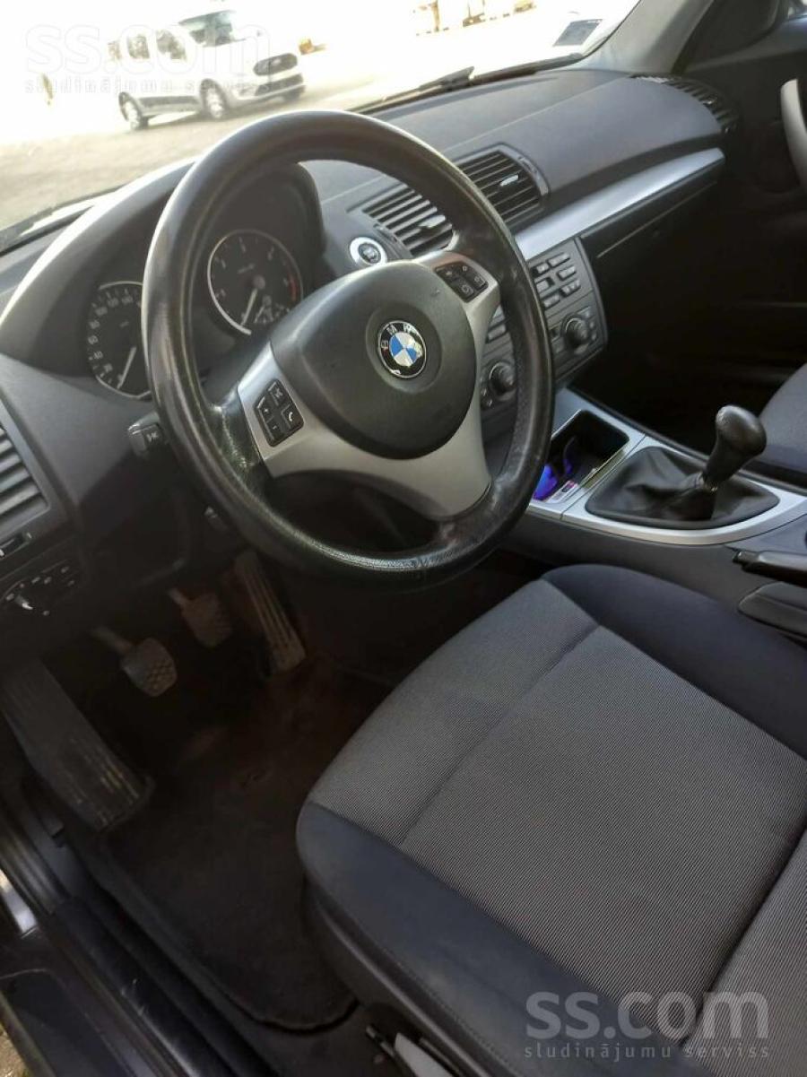 Pelēks BMW 118 2005 Liepāja, ar dzinēja tilpumu 2.00 L un nobraukumu 294 tūkst. km par 1650 €, foto 4 vietnē AUTOMOTO.COM.LV
