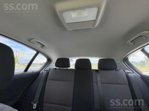 Grey BMW 118 2005 in Riga, with an engine capacity of 2.00 L and mileage of 231 thousand km for 2990 €, photo 12 on AUTOMOTO.COM.LV
