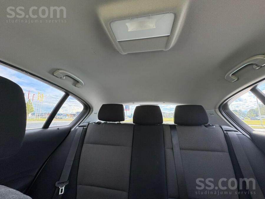Grey BMW 118 2005 in Riga, with an engine capacity of 2.00 L and mileage of 231 thousand km for 2990 €, photo 12 on AUTOMOTO.COM.LV