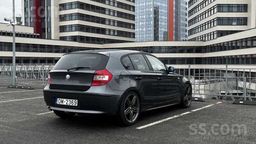 Pelēks BMW 118 2005 Rīga, ar dzinēja tilpumu 2.00 L un nobraukumu 331 tūkst. km par 2950 €, foto 4 vietnē AUTOMOTO.COM.LV