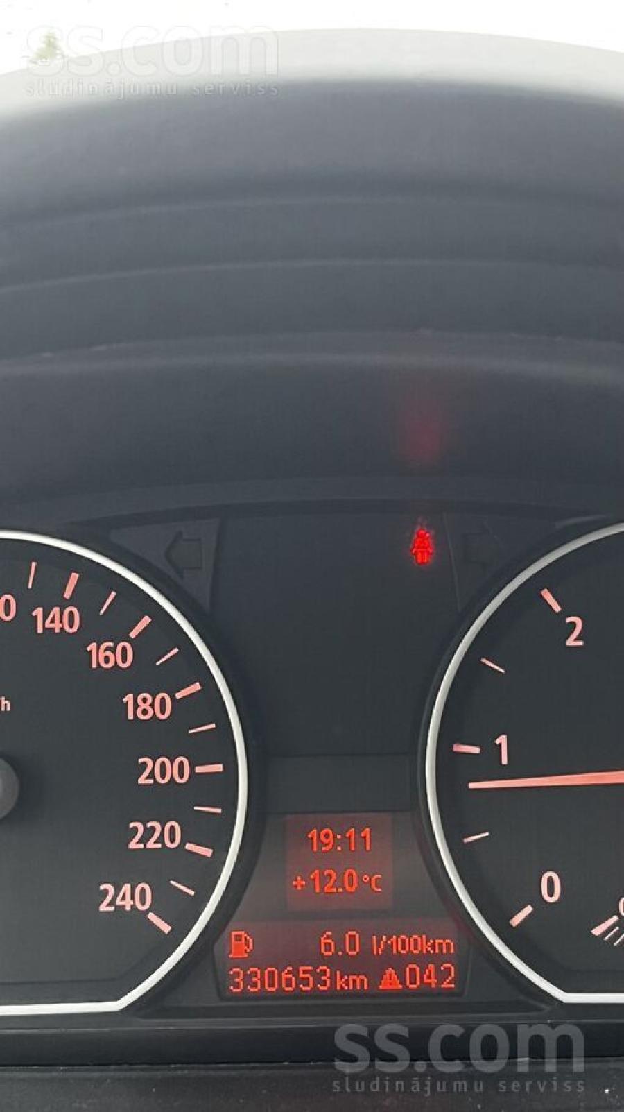 Pelēks BMW 118 2005 Rīga, ar dzinēja tilpumu 2.00 L un nobraukumu 331 tūkst. km par 2950 €, foto 12 vietnē AUTOMOTO.COM.LV