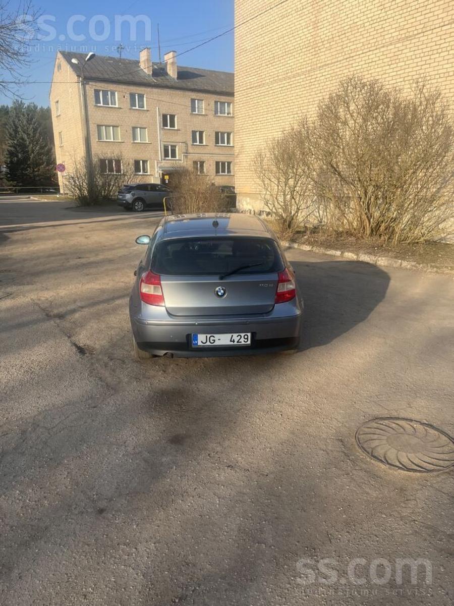Pelēks BMW 118 2005 Daugavpils, ar dzinēja tilpumu 2.00 L un nobraukumu 441 tūkst. km par 2800 €, foto 3 vietnē AUTOMOTO.COM.LV