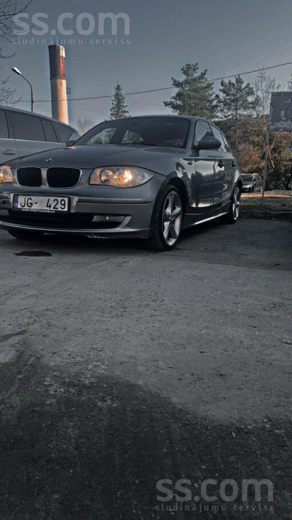 Grey BMW 118 2005 in Daugavpils, with an engine capacity of 2.00 L and mileage of 441 thousand km for 2800 €, photo 4 on AUTOMOTO.COM.LV