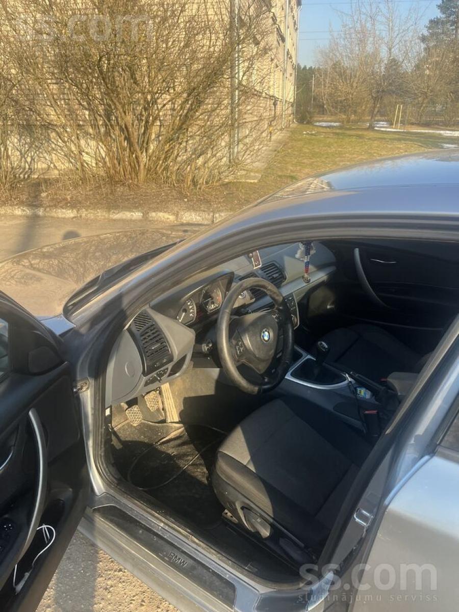 Pelēks BMW 118 2005 Daugavpils, ar dzinēja tilpumu 2.00 L un nobraukumu 441 tūkst. km par 2800 €, foto 7 vietnē AUTOMOTO.COM.LV
