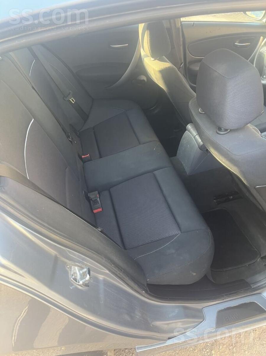 Pelēks BMW 118 2005 Daugavpils, ar dzinēja tilpumu 2.00 L un nobraukumu 441 tūkst. km par 2800 €, foto 9 vietnē AUTOMOTO.COM.LV