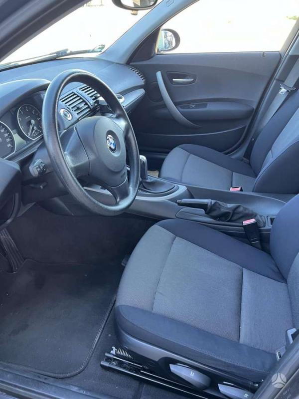 Pelēks BMW 118 2005 Radviliškis, ar dzinēja tilpumu 1.80 L un nobraukumu 243 tūkst. km par 2950 €, foto 5 vietnē AUTOMOTO.COM.LV