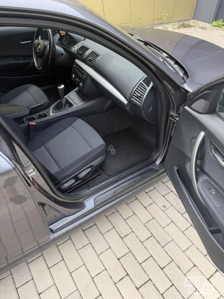 Pelēks BMW 118 2005 Kauņa, ar dzinēja tilpumu 2.00 L un nobraukumu 352 tūkst. km par 1900 €, foto 10 vietnē AUTOMOTO.COM.LV