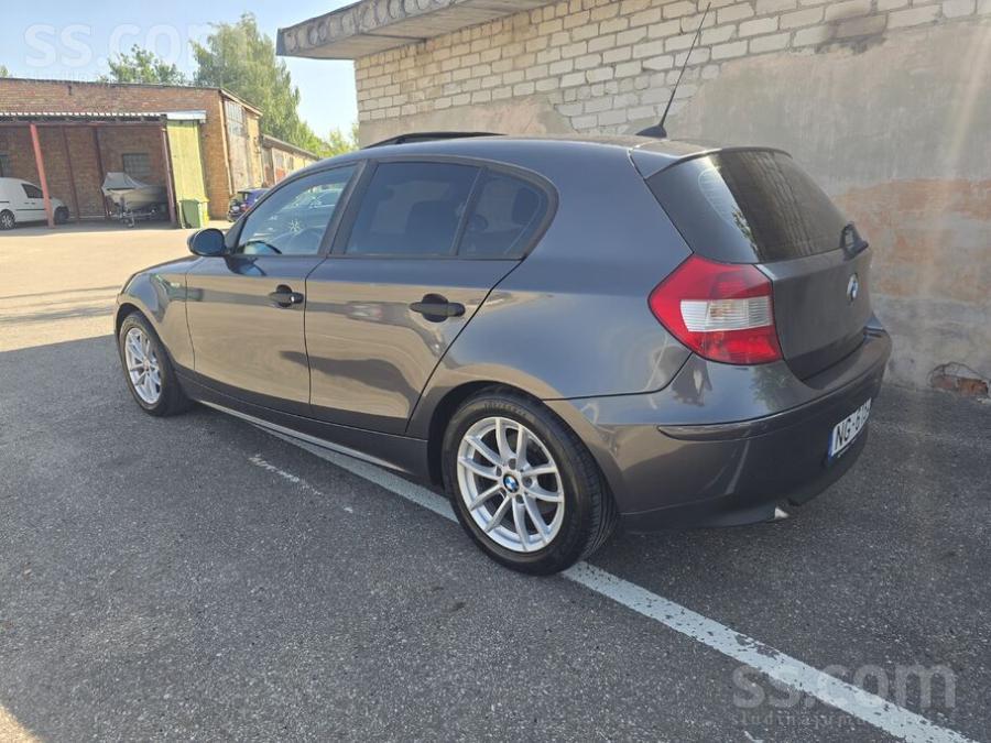 Grey BMW 118 2005 in Jelgava, with an engine capacity of 2.00 L and mileage of 299 thousand km for 2500 €, photo 5 on AUTOMOTO.COM.LV