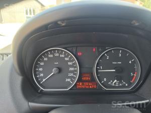 Grey BMW 118 2005 in Jelgava, with an engine capacity of 2.00 L and mileage of 299 thousand km for 2500 €, photo 7 on AUTOMOTO.COM.LV
