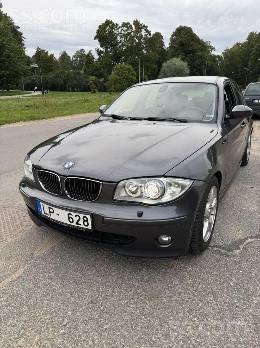 Серый БМВ 118 2005 в Рига, объемом двигателя 2.00 л и пробегом 297 тыс. км за 2300 €, фото 1 на AUTOMOTO.COM.LV