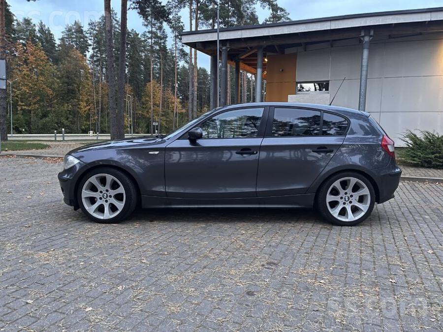 Grey BMW 118 2005 in Ogre, with an engine capacity of 2.00 L and mileage of 330 thousand km for 2990 €, photo 3 on AUTOMOTO.COM.LV