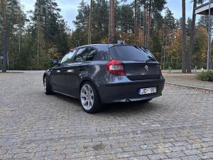 Grey BMW 118 2005 in Ogre, with an engine capacity of 2.00 L and mileage of 330 thousand km for 2990 €, photo 4 on AUTOMOTO.COM.LV