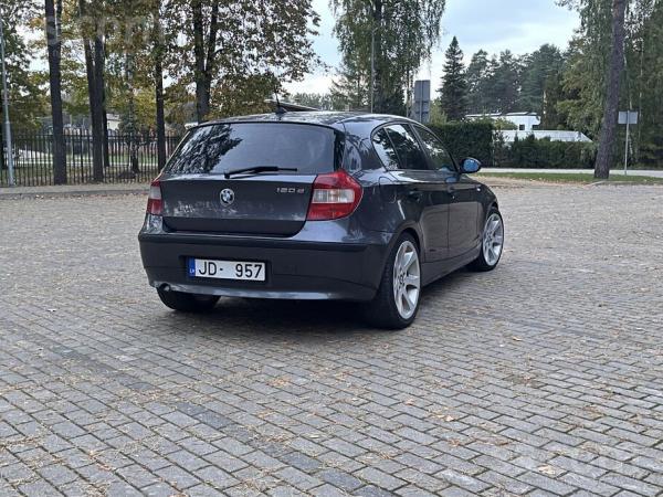 Grey BMW 118 2005 in Ogre, with an engine capacity of 2.00 L and mileage of 330 thousand km for 2990 €, photo 6 on AUTOMOTO.COM.LV