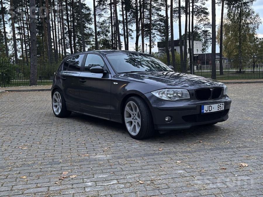Grey BMW 118 2005 in Ogre, with an engine capacity of 2.00 L and mileage of 330 thousand km for 2990 €, photo 8 on AUTOMOTO.COM.LV