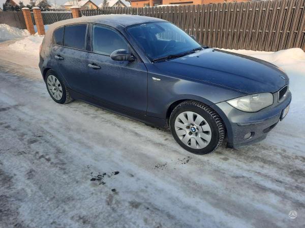 Grey BMW 118 2006 in Klaipeda, with an engine capacity of 2.00 L and mileage of 250 thousand km for 2990 €, photo 3 on AUTOMOTO.COM.LV