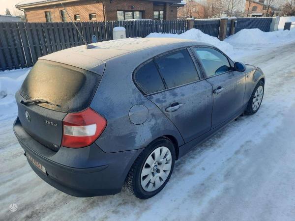 Grey BMW 118 2006 in Klaipeda, with an engine capacity of 2.00 L and mileage of 250 thousand km for 2990 €, photo 4 on AUTOMOTO.COM.LV