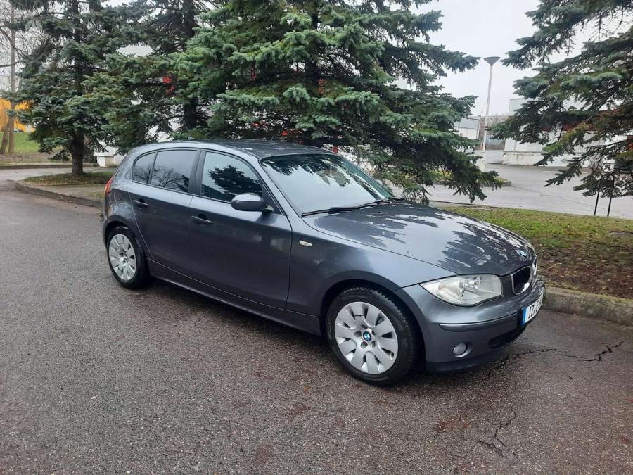 Grey BMW 118 2006 in Klaipeda, with an engine capacity of 2.00 L and mileage of 250 thousand km for 2990 €, photo 8 on AUTOMOTO.COM.LV