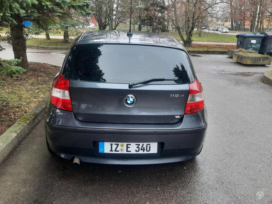 Grey BMW 118 2006 in Klaipeda, with an engine capacity of 2.00 L and mileage of 250 thousand km for 2990 €, photo 11 on AUTOMOTO.COM.LV