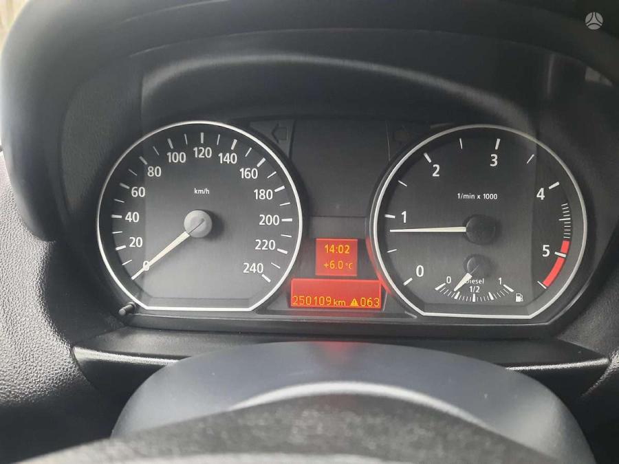 Grey BMW 118 2006 in Klaipeda, with an engine capacity of 2.00 L and mileage of 250 thousand km for 2990 €, photo 21 on AUTOMOTO.COM.LV
