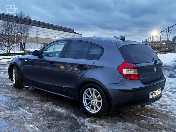 Pelēks BMW 118 2006 Viļņa, ar dzinēja tilpumu 2.00 L un nobraukumu 315 tūkst. km par 1750 €, foto 3 vietnē AUTOMOTO.COM.LV