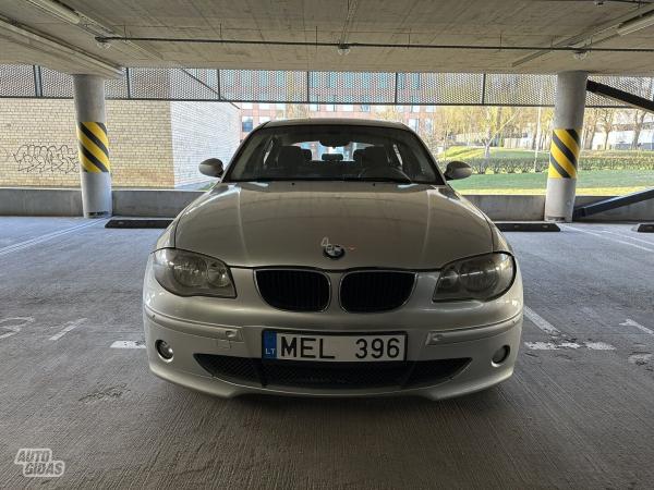 Pelēks BMW 118 2006 Viļņa, ar dzinēja tilpumu 2.00 L un nobraukumu 311 tūkst. km par 2390 €, foto 1 vietnē AUTOMOTO.COM.LV