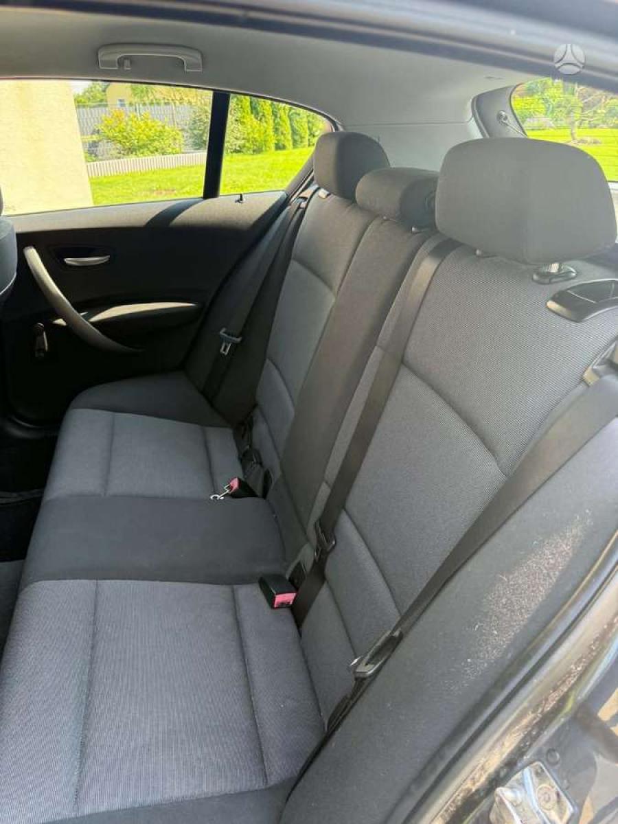 Grey BMW 118 2006 in Joniskis, with an engine capacity of 2.00 L and mileage of 257 thousand km for 2600 €, photo 8 on AUTOMOTO.COM.LV