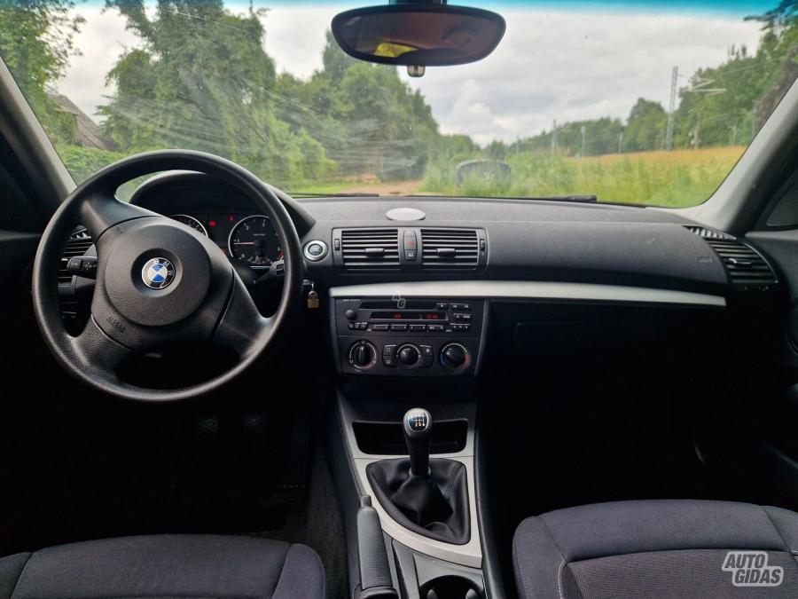Grey BMW 118 2006 in Vilnius, with an engine capacity of 2.00 L and mileage of 325 thousand km for 2200 €, photo 10 on AUTOMOTO.COM.LV