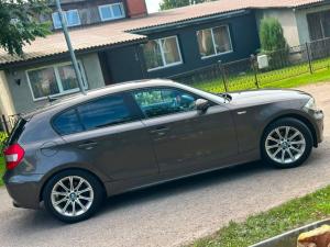 Grey BMW 118 2006 in Riga, with an engine capacity of 2.00 L and mileage of 259 thousand km for 2450 €, photo 10 on AUTOMOTO.COM.LV