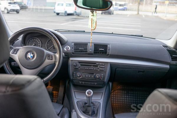 Серый БМВ 118 2006 в Рига, объемом двигателя 2.00 л и пробегом 334 тыс. км за 2700 €, фото 9 на AUTOMOTO.COM.LV