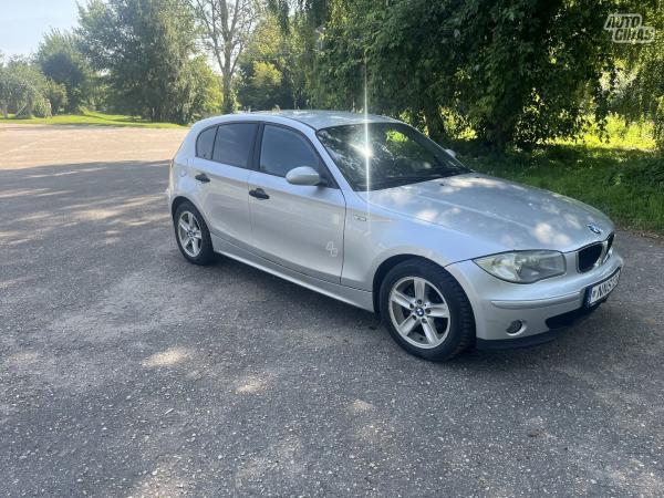 Pelēks BMW 118 2006 Panevēža, ar dzinēja tilpumu 2.00 L un nobraukumu 300 tūkst. km par 1400 €, foto 2 vietnē AUTOMOTO.COM.LV
