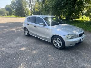 Pelēks BMW 118 2006 Panevēža, ar dzinēja tilpumu 2.00 L un nobraukumu 300 tūkst. km par 1400 €, foto 3 vietnē AUTOMOTO.COM.LV