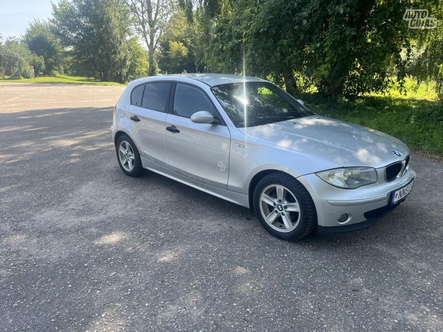 Pelēks BMW 118 2006 Panevēža, ar dzinēja tilpumu 2.00 L un nobraukumu 300 tūkst. km par 1400 €, foto 3 vietnē AUTOMOTO.COM.LV