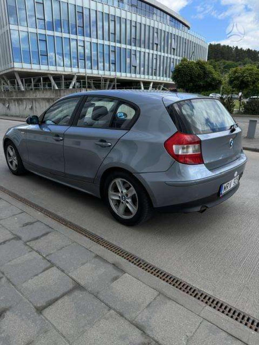 Pelēks BMW 118 2006 Viļņa, ar dzinēja tilpumu 2.00 L un nobraukumu 225 tūkst. km par 2700 €, foto 3 vietnē AUTOMOTO.COM.LV