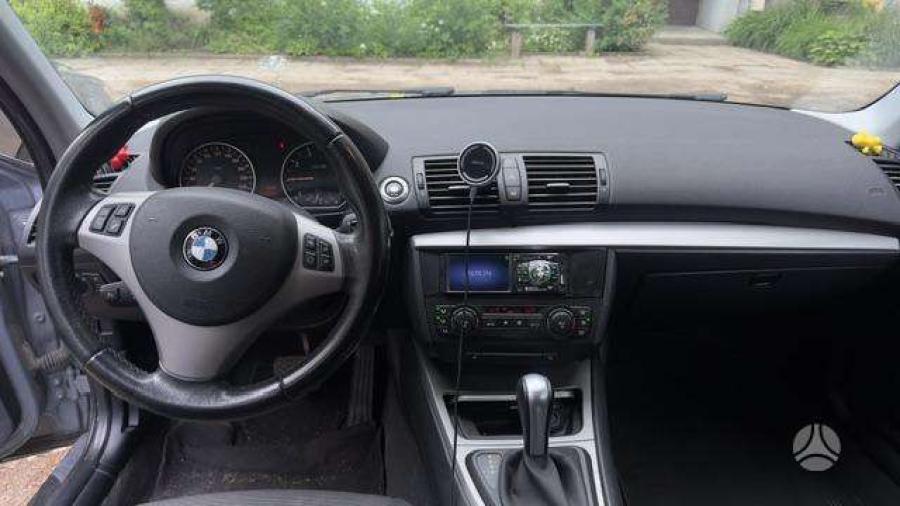 Pelēks BMW 118 2006 Viļņa, ar dzinēja tilpumu 2.00 L un nobraukumu 225 tūkst. km par 2700 €, foto 12 vietnē AUTOMOTO.COM.LV