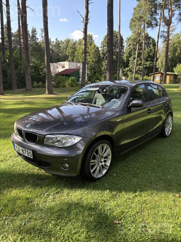 Grey BMW 118 2006 in Ogre, with an engine capacity of 2.00 L and mileage of 212 thousand km for 2000 €, photo 1 on AUTOMOTO.COM.LV