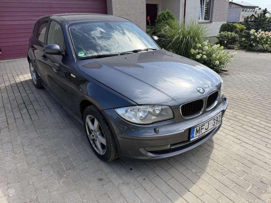 Pelēks BMW 118 2006 Ukmergė, ar dzinēja tilpumu 2.00 L un nobraukumu 295 tūkst. km par 2200 €, foto 1 vietnē AUTOMOTO.COM.LV