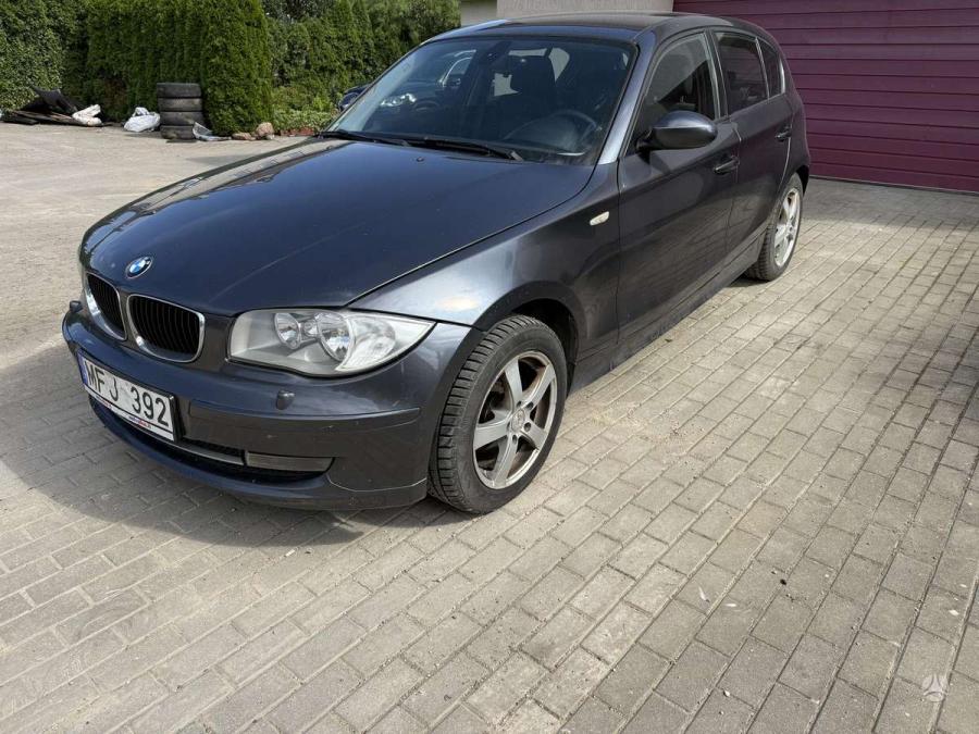 Pelēks BMW 118 2006 Ukmergė, ar dzinēja tilpumu 2.00 L un nobraukumu 295 tūkst. km par 2200 €, foto 4 vietnē AUTOMOTO.COM.LV