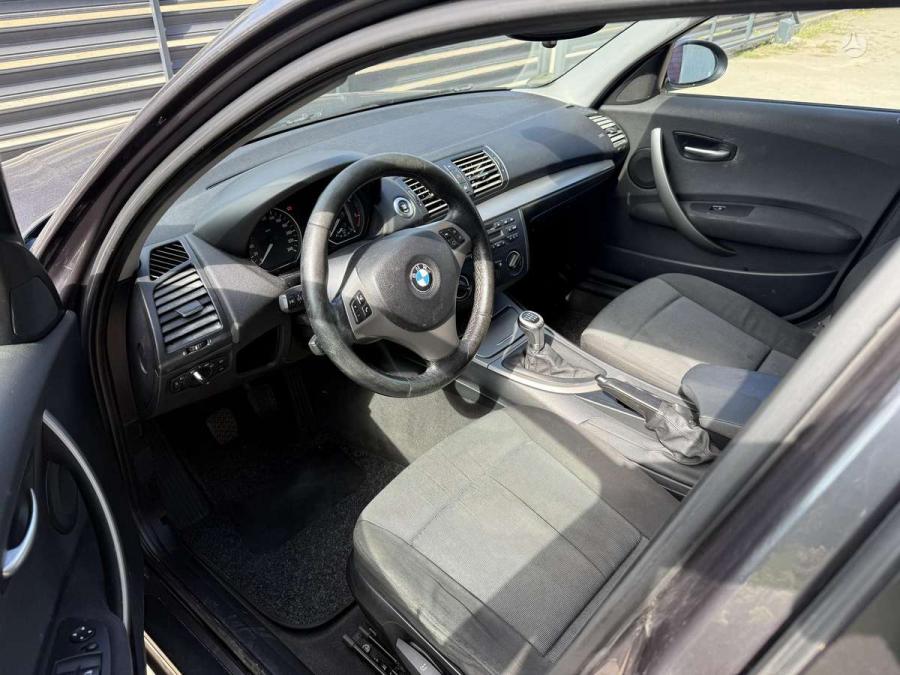 Pelēks BMW 118 2006 Ukmergė, ar dzinēja tilpumu 2.00 L un nobraukumu 295 tūkst. km par 2200 €, foto 8 vietnē AUTOMOTO.COM.LV